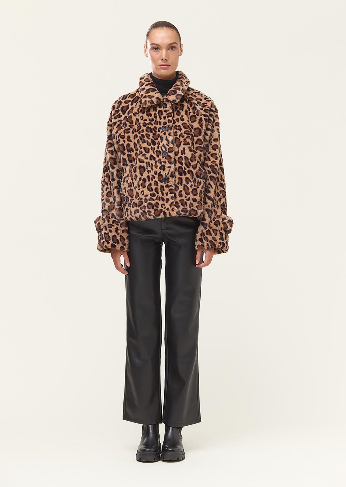 GRACE LEOPARD — Hollies.se
